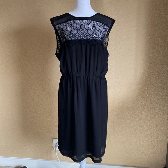 Junarose | Dresses | Black Dress With No Sleeves And Lacey Clivage ...